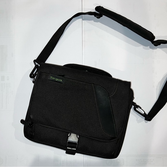 Targus | Bags | Taurus Greenblack Laptop Bag | Poshmark